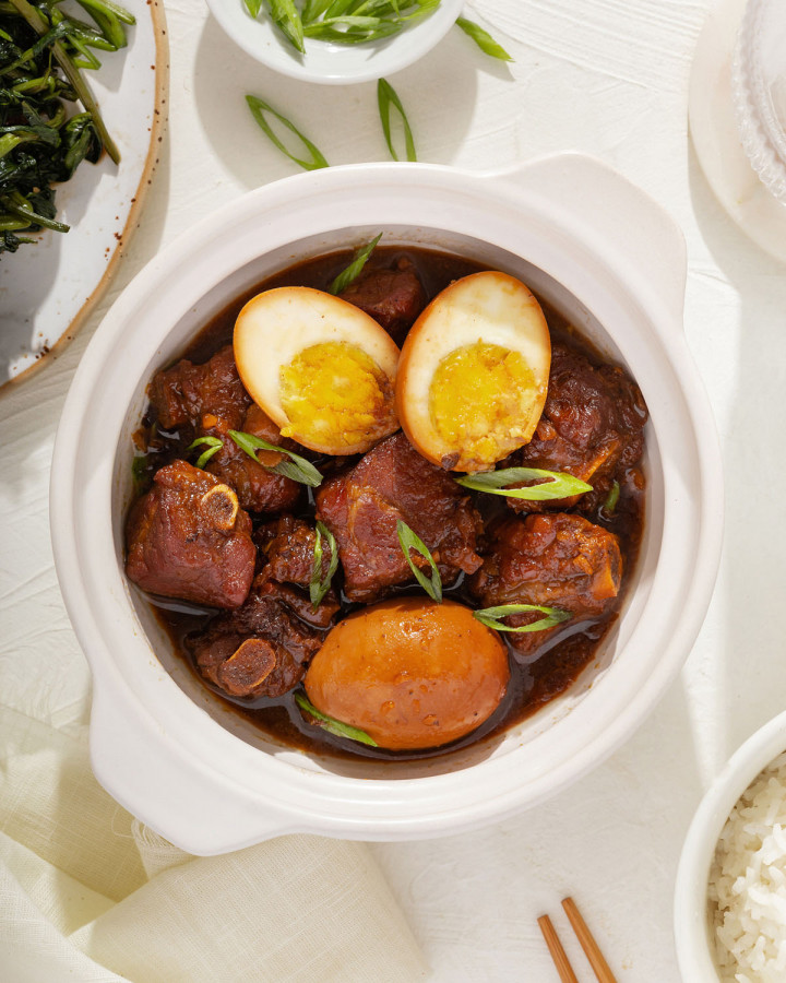 Thit Kho (Vietnamese Caramelized Braised Pork Ribs with Eggs) – Takes ...