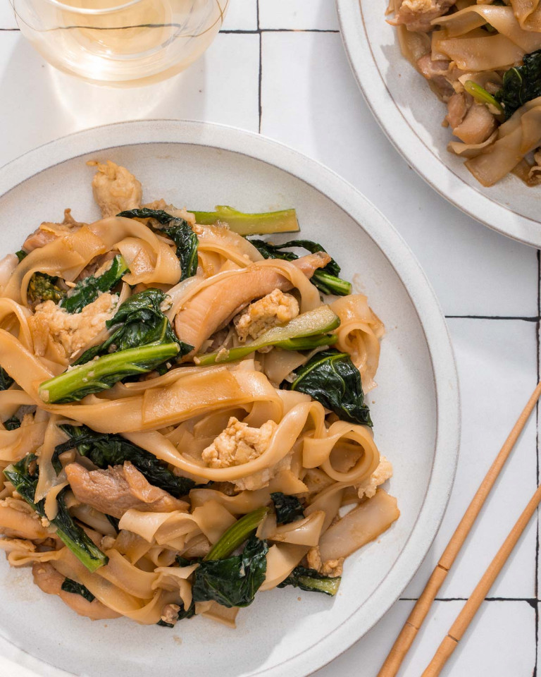 Pad See Ew (Thai Stir Fried Noodles) – Takes Two Eggs