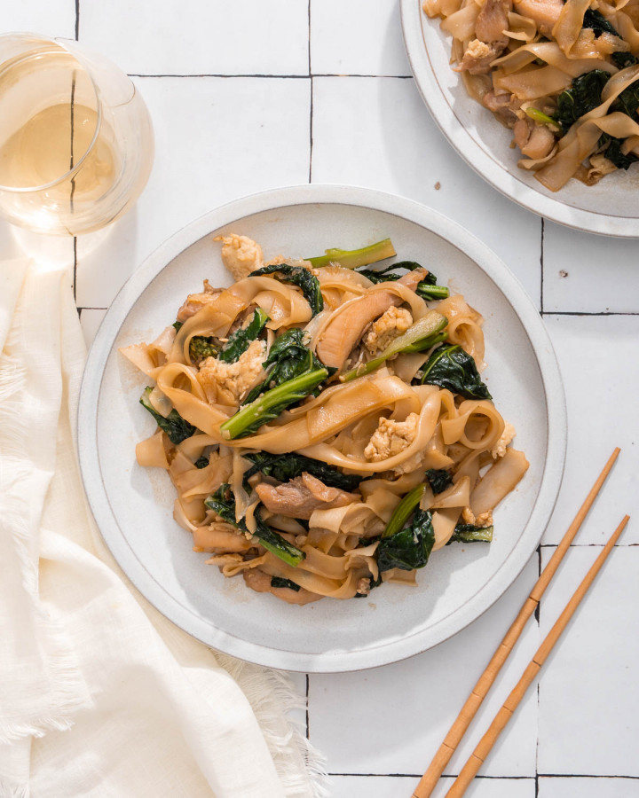 Pad See Ew (Thai Stir Fried Noodles) – Takes Two Eggs