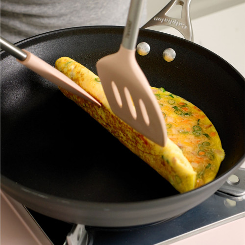 EASY to make Korean Egg Roll (Gyeran Mari) – Takes Two Eggs