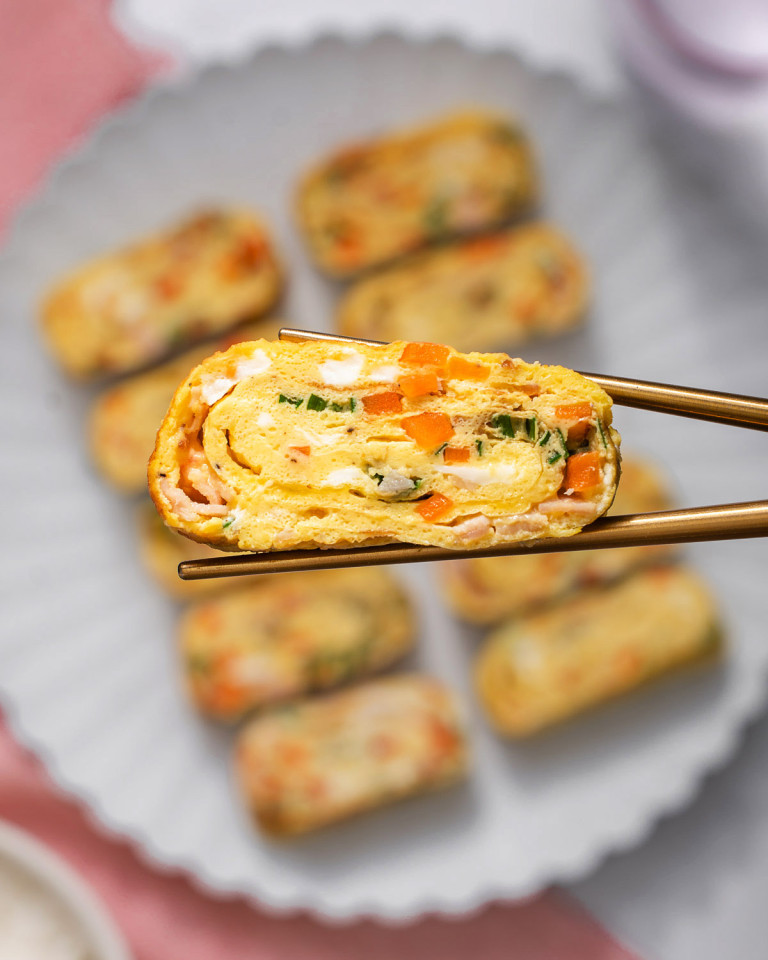 EASY to make Korean Egg Roll (Gyeran Mari) – Takes Two Eggs