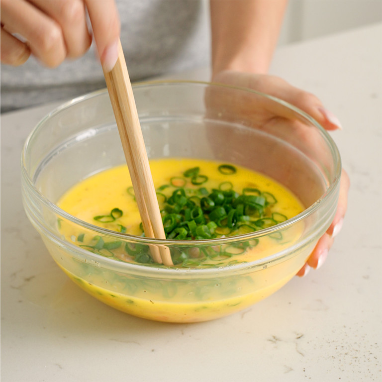 EASY to make Korean Egg Roll (Gyeran Mari) – Takes Two Eggs