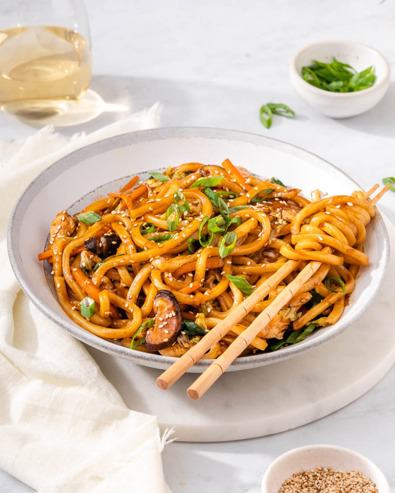 Easy 15 Minute Yaki Udon (Stir Fried Udon Noodles)