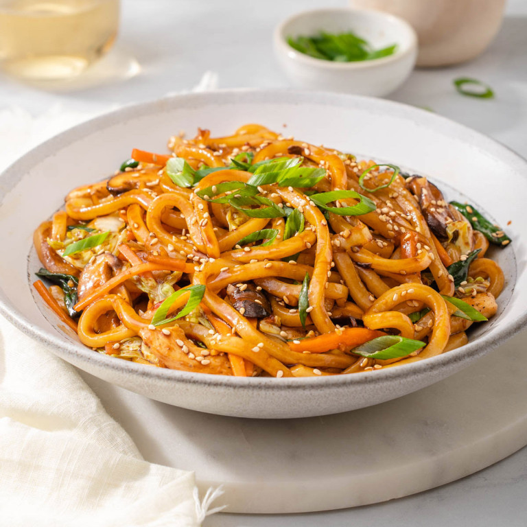 Easy 15 Minute Yaki Udon (Stir Fried Udon Noodles)
