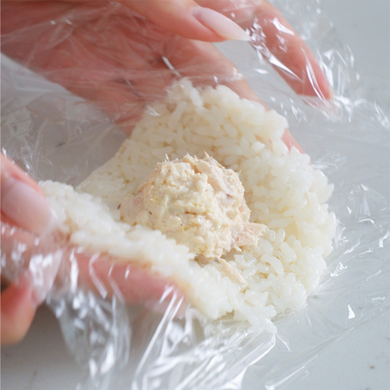 Korean Rice Balls (Jumeokbap 주먹밥) – Takes Two Eggs