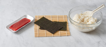 Tekka Maki (Tuna Sushi Roll) – Takes Two Eggs