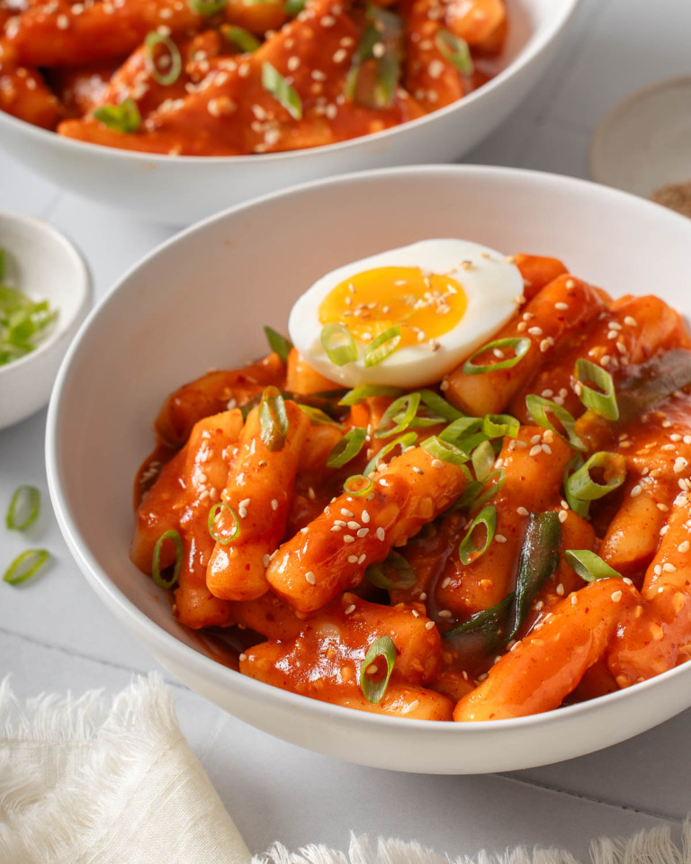 Easy Tteokbokki (Spicy Korean Rice Cakes)