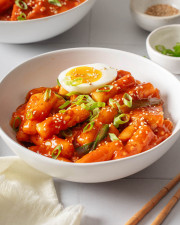 Easy Tteokbokki (Spicy Korean Rice Cakes)