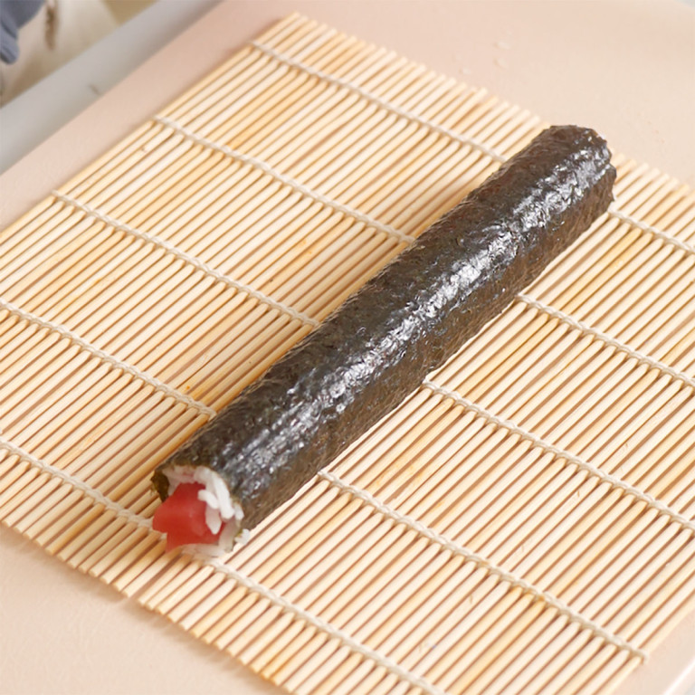 Tekka Maki (Tuna Sushi Roll) – Takes Two Eggs