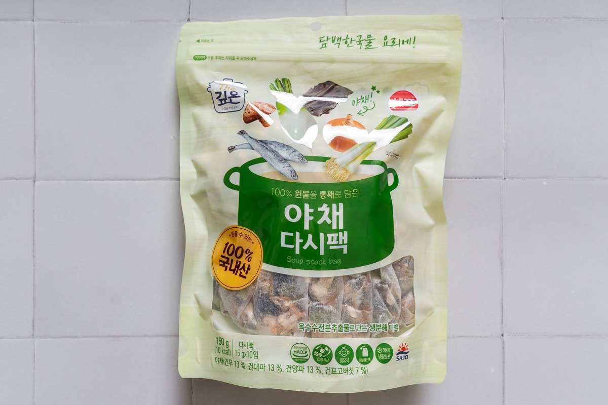 Tteok Mandu guk (Korean Rice Cake Soup with Dumplings) – Takes Two Eggs