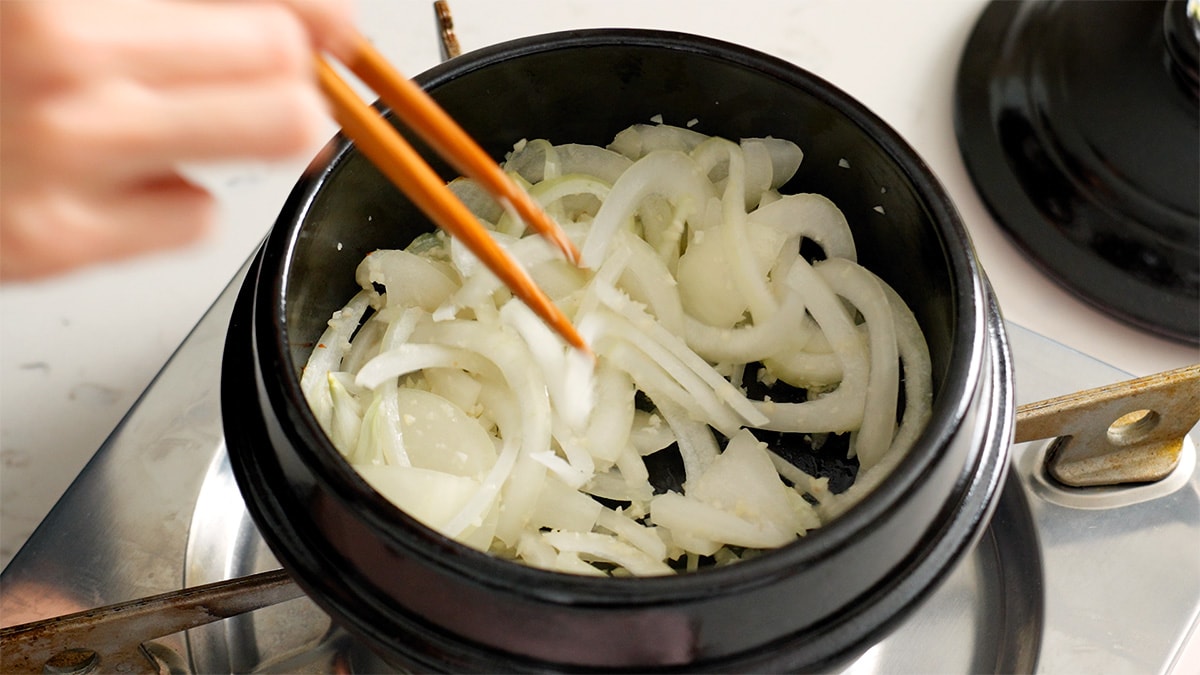 Kimchi Jjigae (Kimchi Stew) – Takes Two Eggs