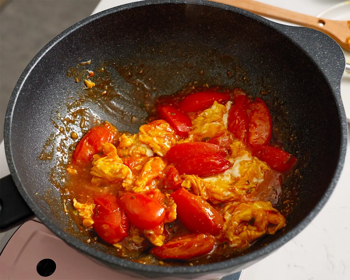 10-Minute Chinese Tomato Egg Stir Fry