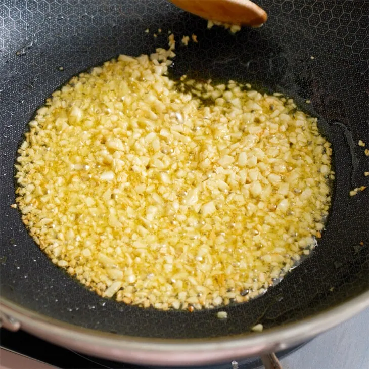 10 minute Garlic Fried Rice (Sinangag)